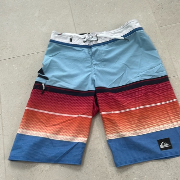 Quiksilver | Swim | Quicksilver Board Shorts Size 262 | Poshmark